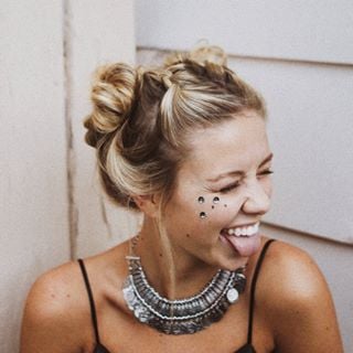 Contact Courtney Steeves - Agent, Manager and Publicist Details