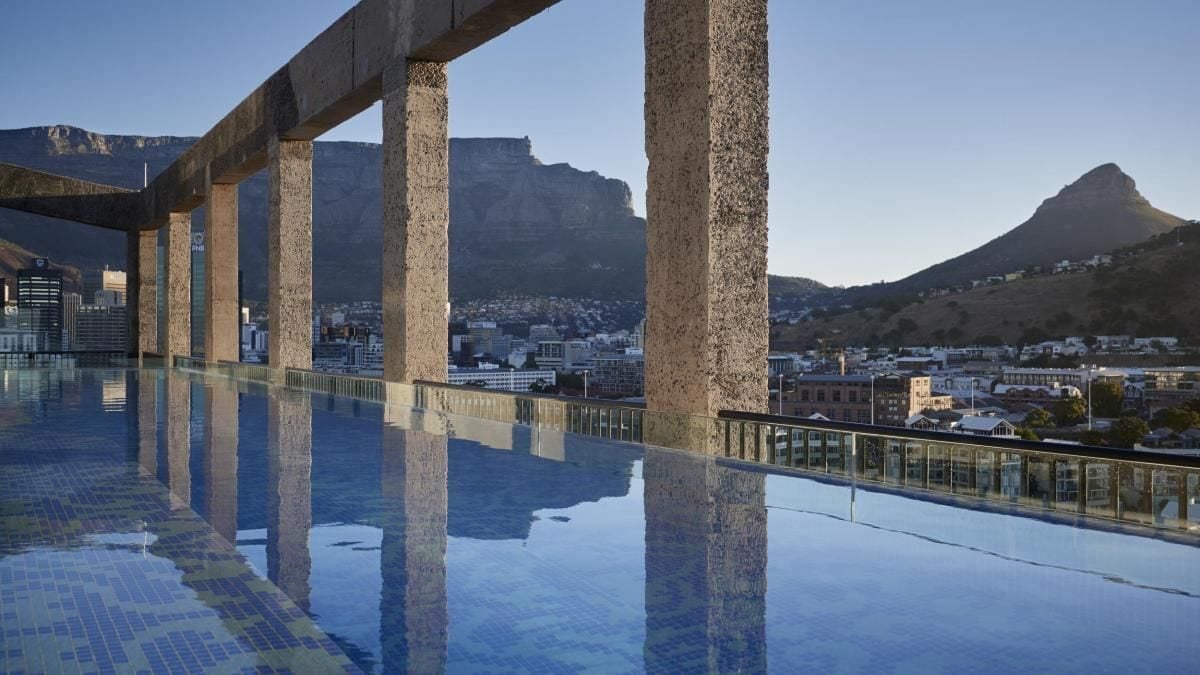 10 Of The World's Best Rooftop Pools