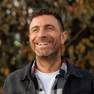 Contact Tavner Smith - Agent, Manager and Publicist Details