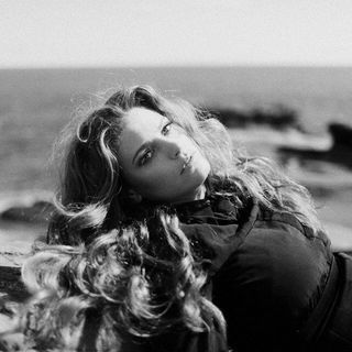 Contact Alexandra Tabas - Agent, Manager and Publicist Details