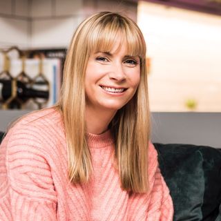 Contact Lisa Lamb - Agent, Manager and Publicist Details