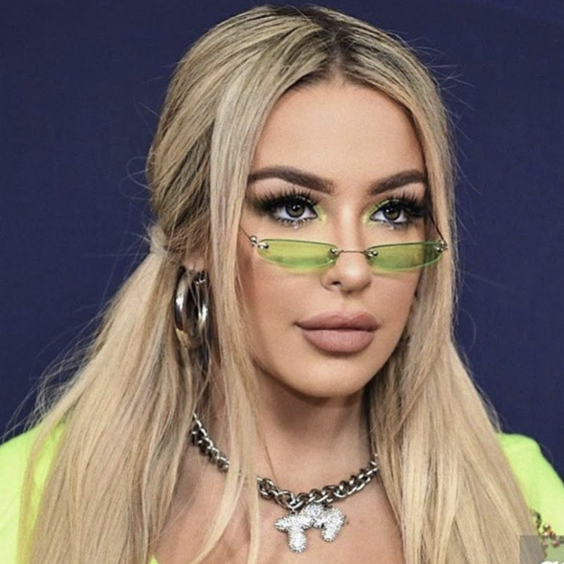 Contact Tana Mongeau - Creator and Influencer
