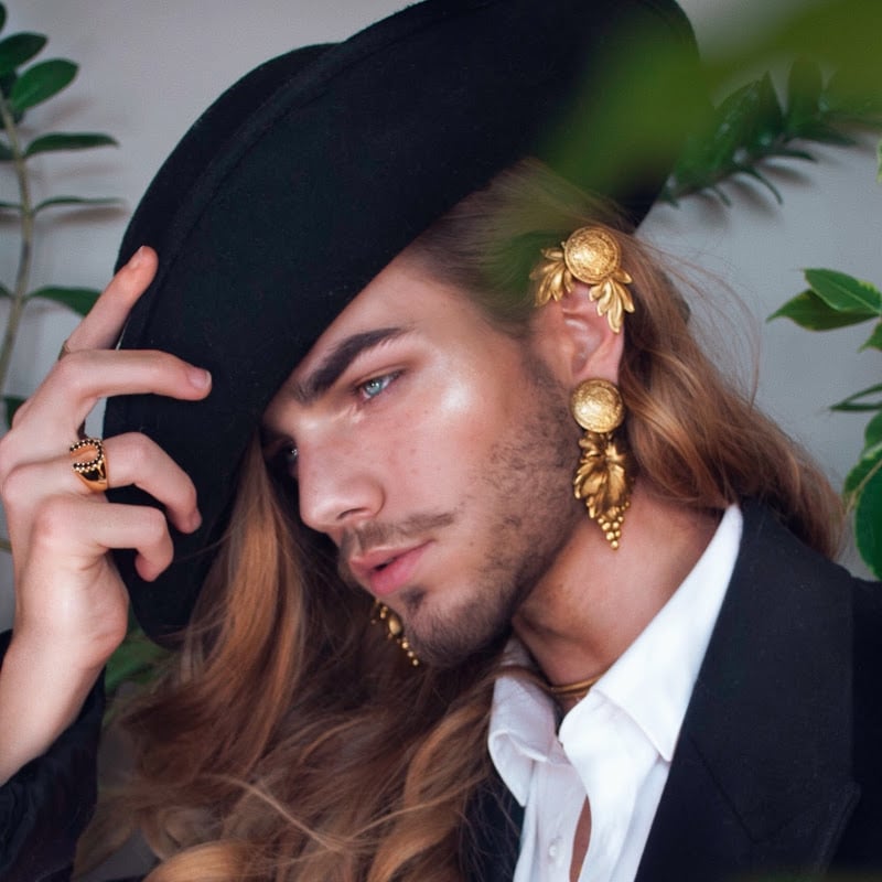 Contact Lithunium Snow - Creator and Influencer