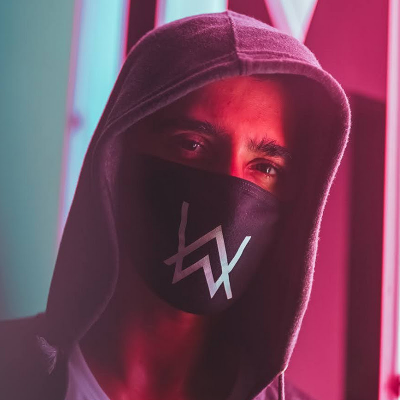 Contact LETZUPLOADIT - Creator and Influencer