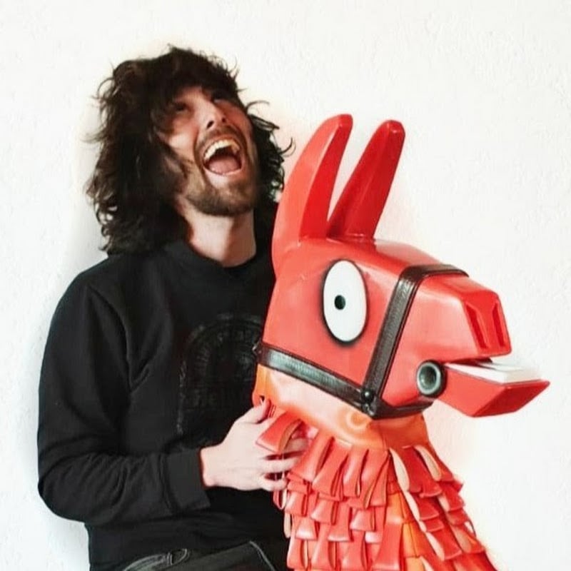 Contact Apixelados - Creator and Influencer