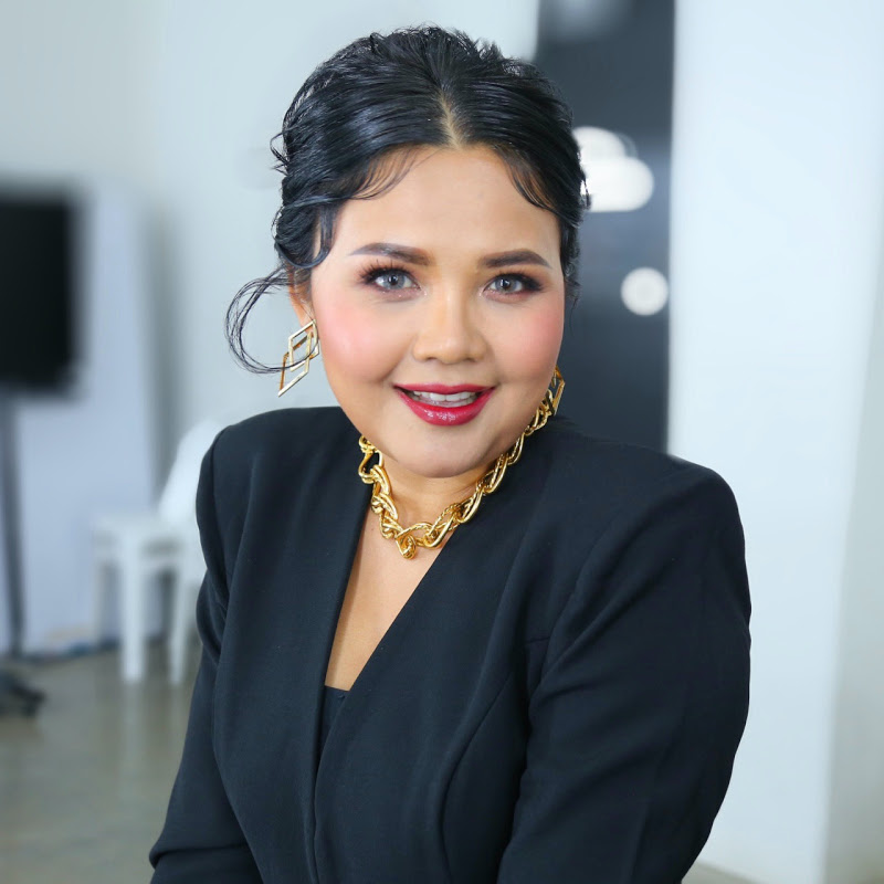 Contact ตั๊กแตน ชลดา OFFICIAL - Creator and Influencer