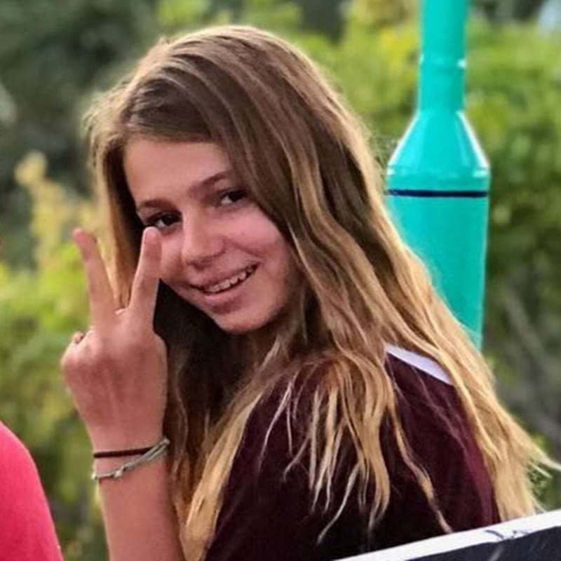 Contact Nelly Knows - Creator and Influencer