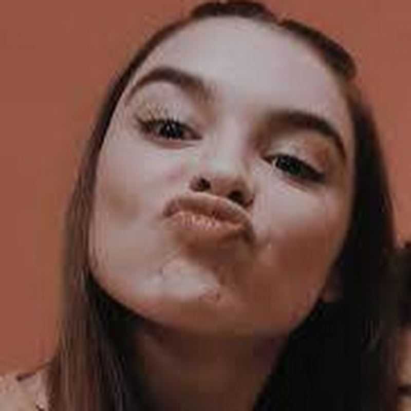 Contact Poliana Online - Creator and Influencer