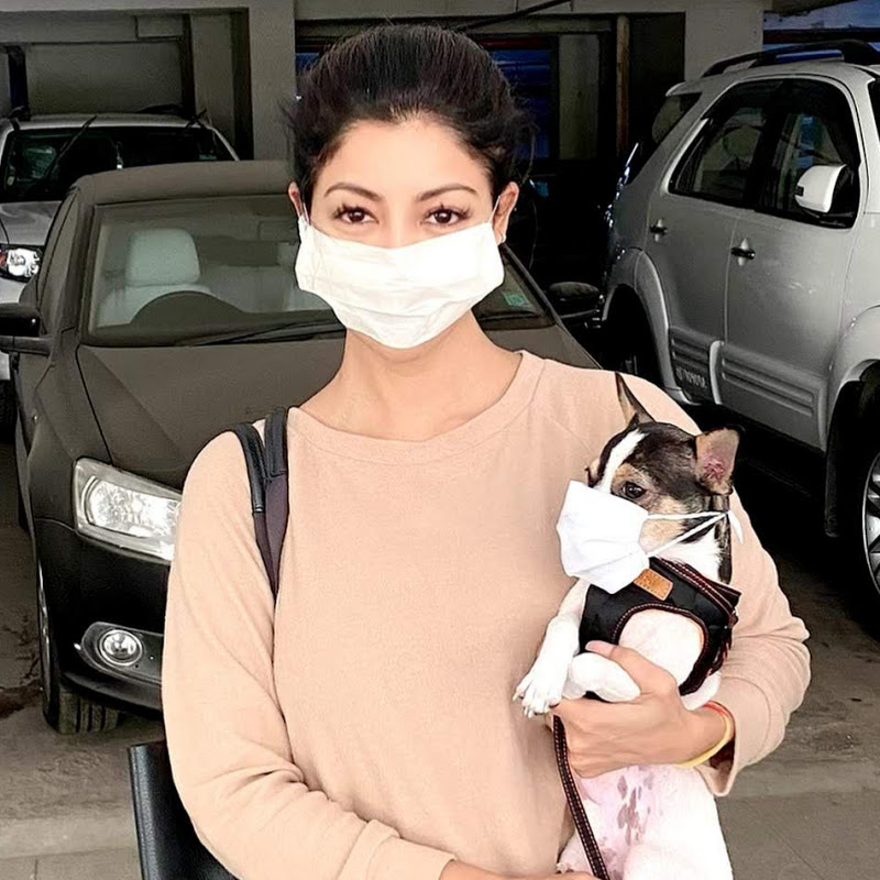 Contact Debina Decodes - Creator and Influencer