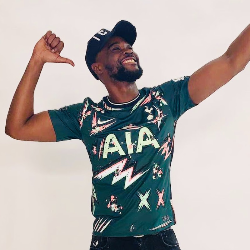 Contact Expressions Oozing - Creator and Influencer