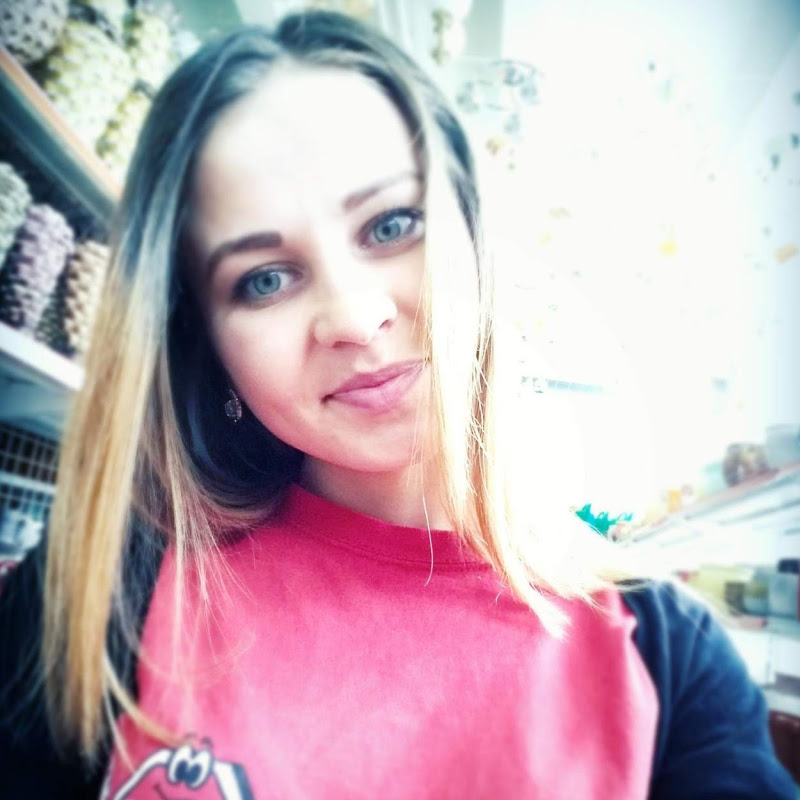 Contact Cristina Tomiţa - Creator and Influencer