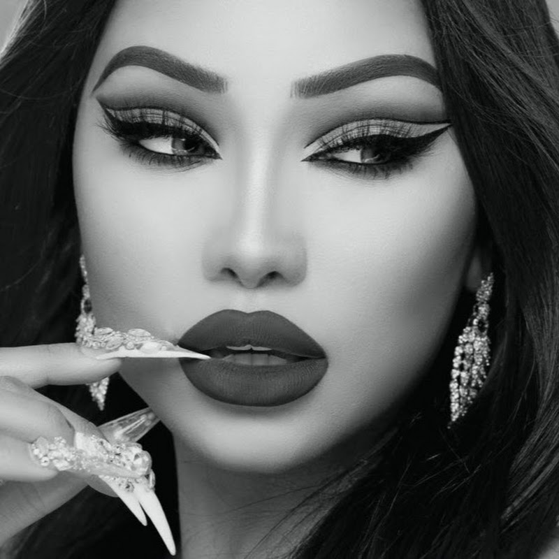 Contact Melly Sanchez - Creator and Influencer