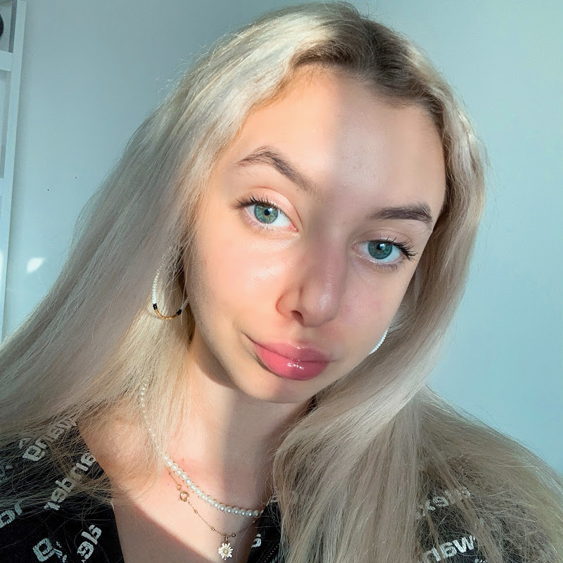 Contact lucrezia - Creator and Influencer