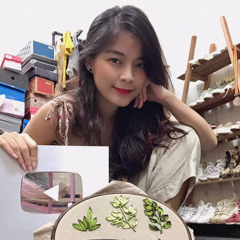 Contact TBT Ribbon - Creator and Influencer