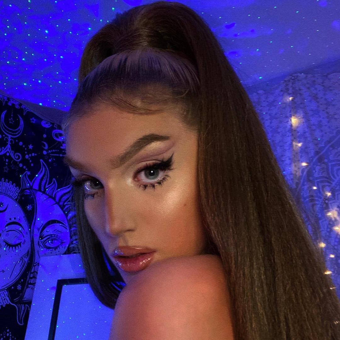 Contact adee.ah - Creator and Influencer