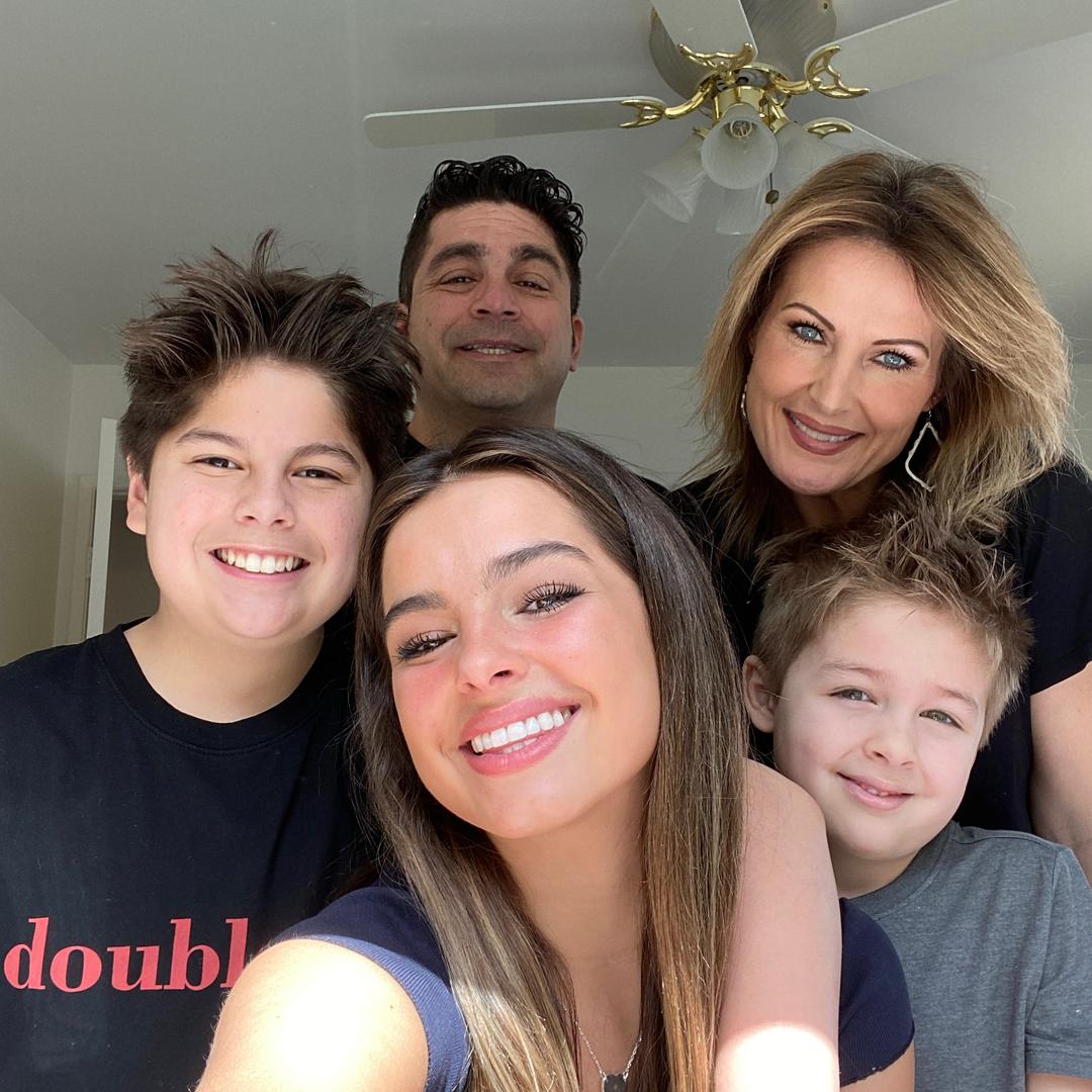 Contact The Rae Family - Creator and Influencer