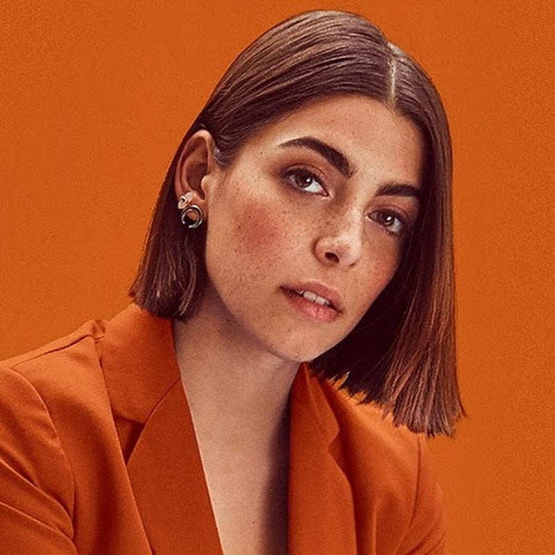 Contact Léa Paci - Creator and Influencer