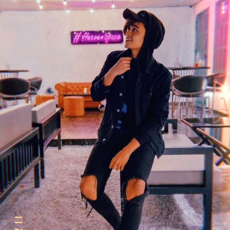 Contact Garvit pandey - Creator and Influencer