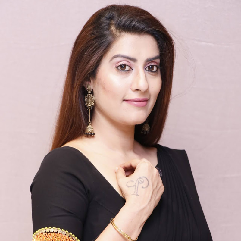 Contact AA Guru Silks by Anitha Mohan - Creator and Influencer