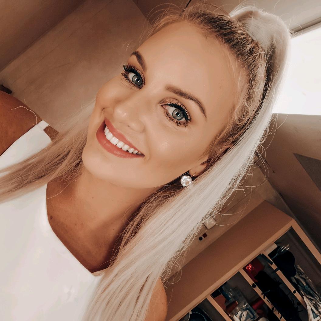 Demi Lee's Instagram, Twitter & Facebook on IDCrawl