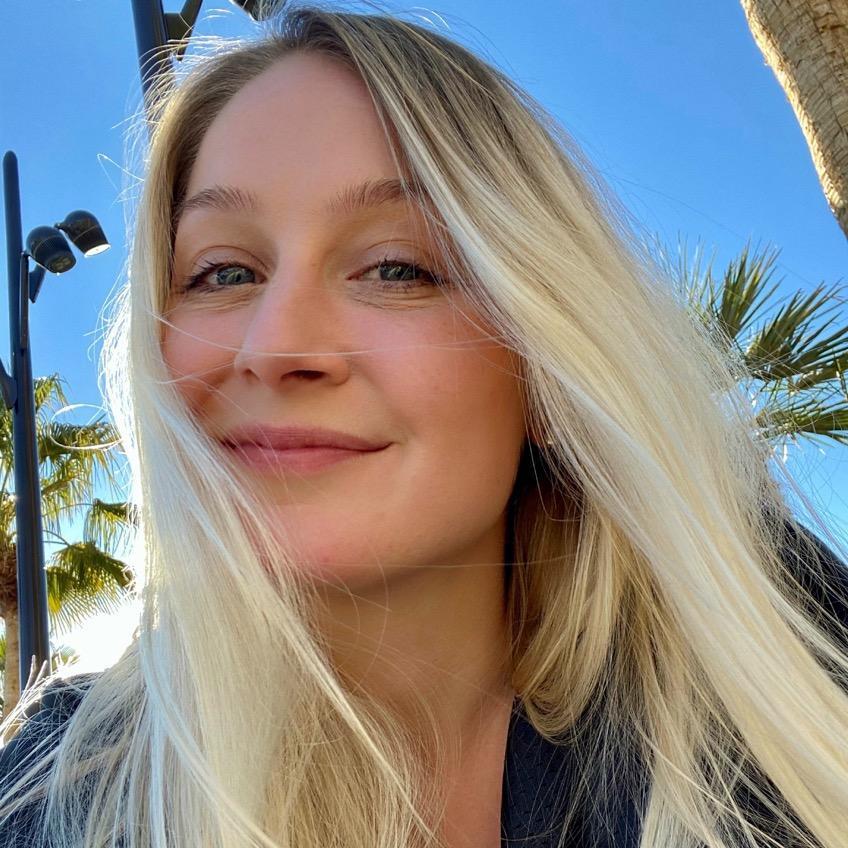 Contact Jocelynn Blair Flom - Creator and Influencer