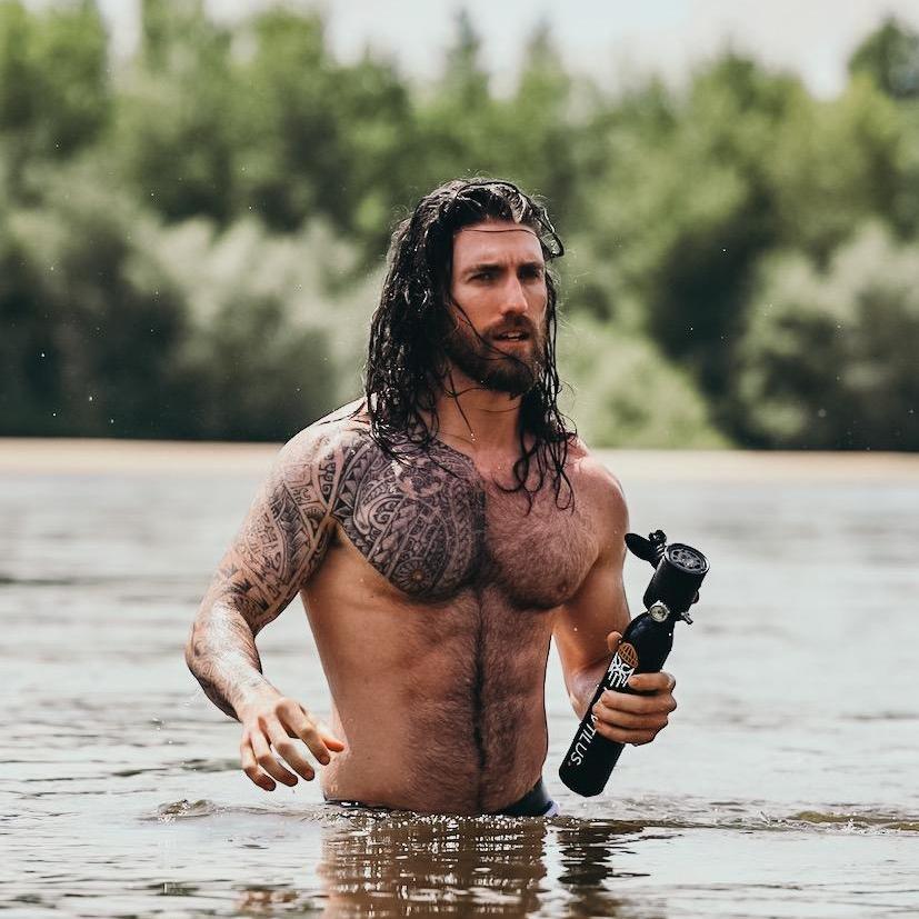 Contact Adrien Cavagna - Creator and Influencer