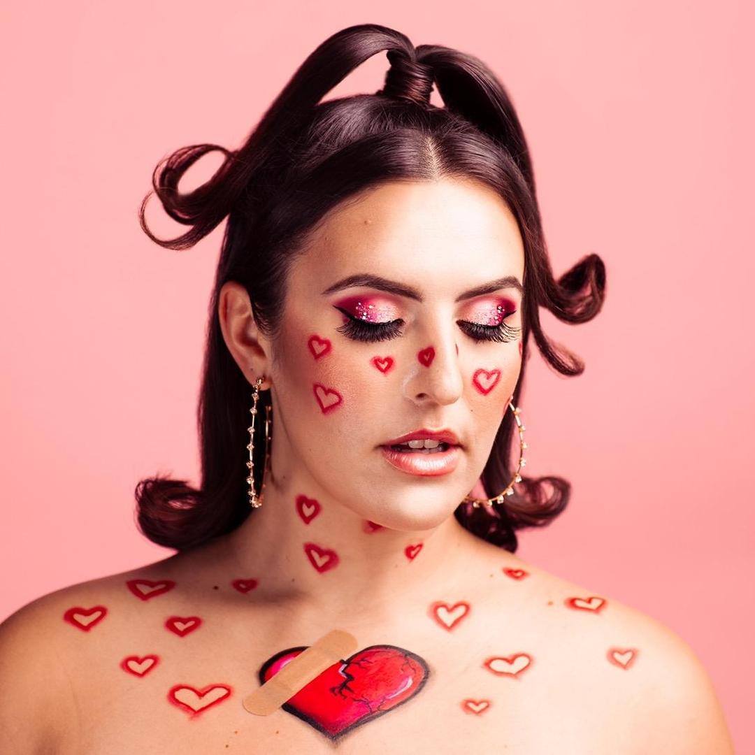 Contact MOLLY CHAPMAN - Agent, Manager and Publicist Details