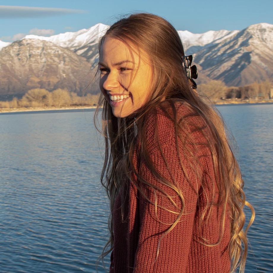 Contact Julia Hansen - Agent, Manager and Publicist Details
