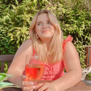 Contact Jess Bacon - Agent, Manager and Publicist Details