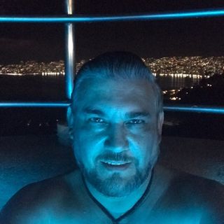 Contact Dr Leonardo Arambula - Agent, Manager and Publicist Details