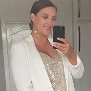 Contact Julie Anne Murphy - Agent, Manager and Publicist Details