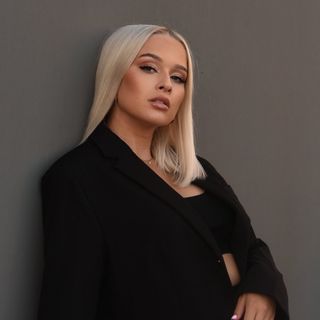 Contact Julia Markin - Agent, Manager and Publicist Details
