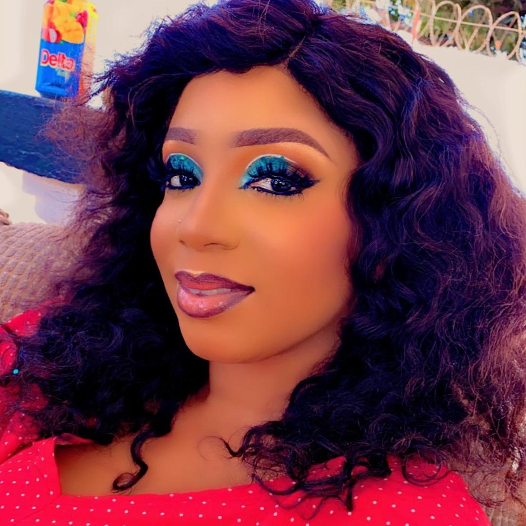 Contact Queenie Amina - Agent, Manager and Publicist Details