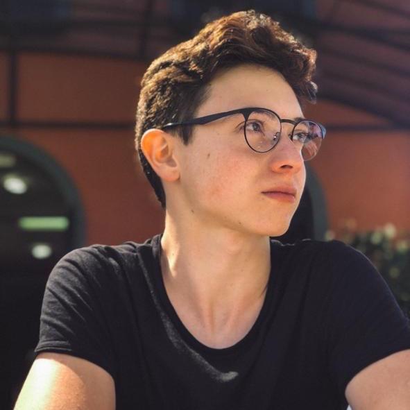 Derek De la Rosa Influencer Profile - Work With Influencer Derek De la Rosa