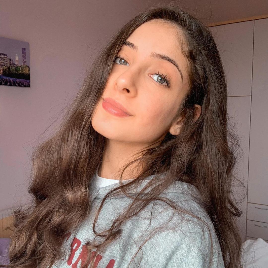 Contact Giulia Rotondo - Creator and Influencer