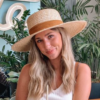 Contact Emily Stone - Agent, Manager and Publicist Details