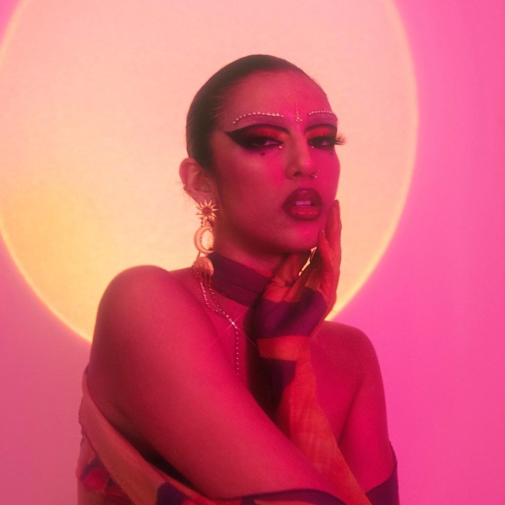 Contact Rowi - Creator and Influencer