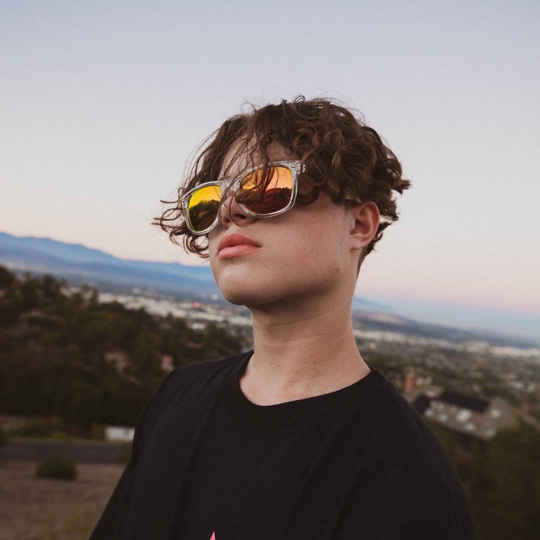 Contact Jakob Magnus - Creator and Influencer