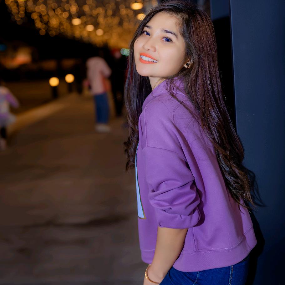 Contact YULLIA - Creator and Influencer