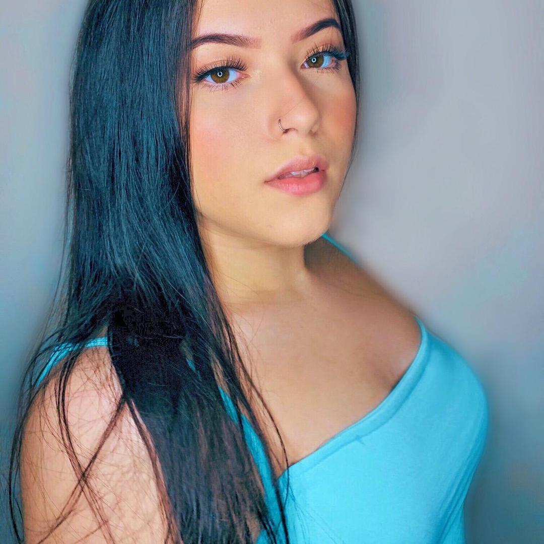 Contact Ana Clara - Creator and Influencer