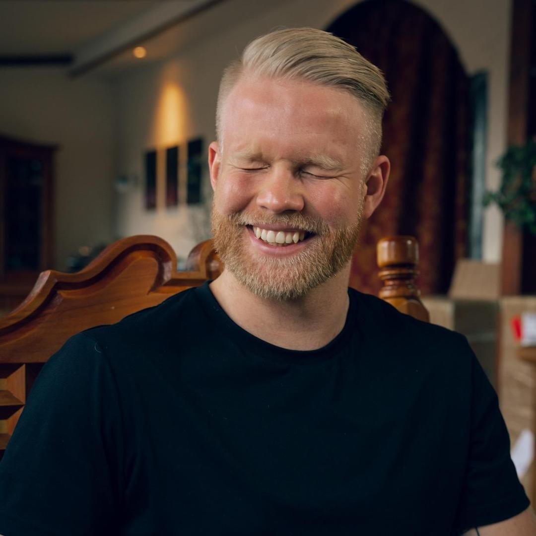 Contact Nokkvi Fjalar - Creator and Influencer