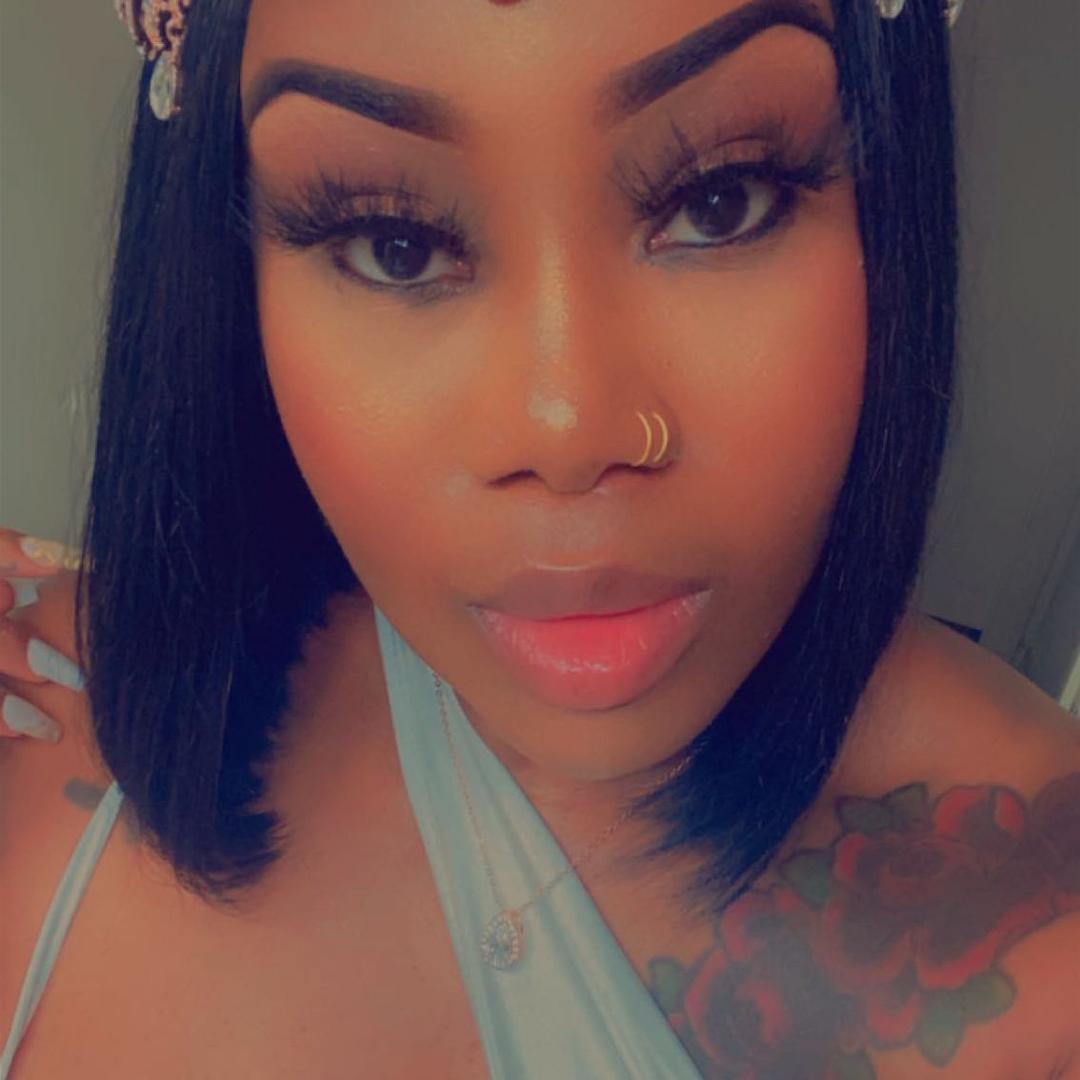 Contact Ginger_Snappz - Creator and Influencer