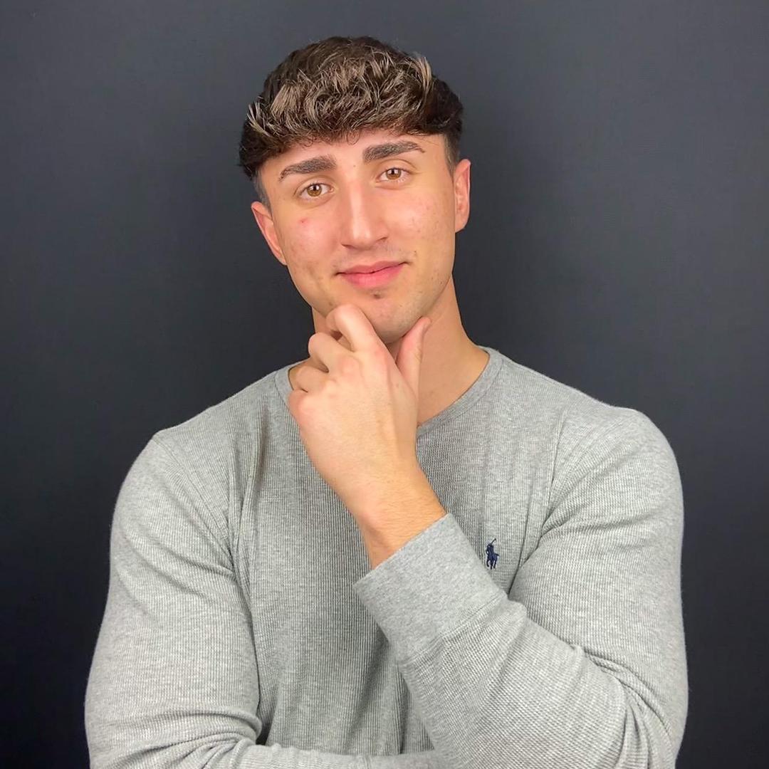 Contact Davide Patron - Creator and Influencer