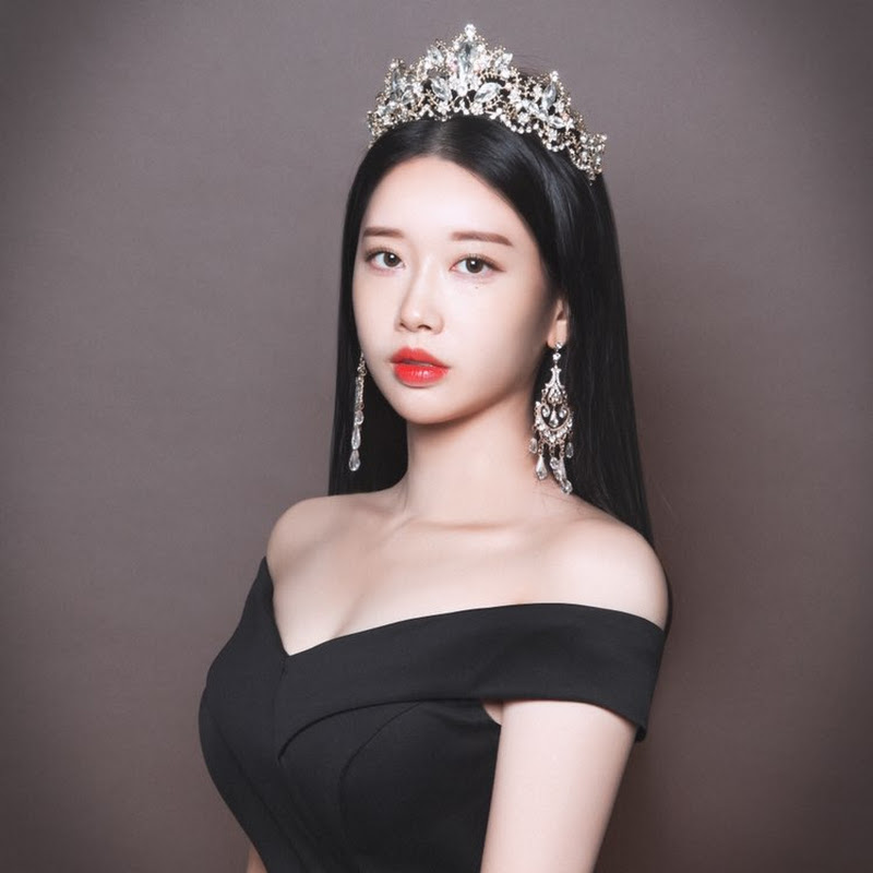 Contact 달빛LUNA - Creator and Influencer