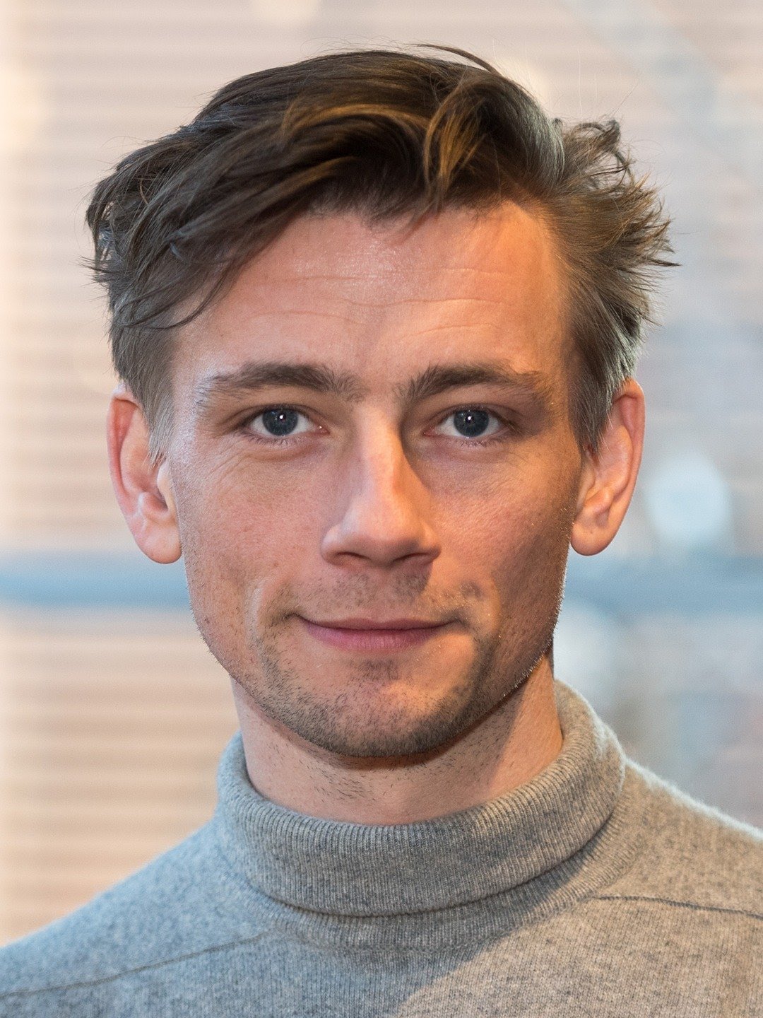 Contact Esben Smed - Agent, Manager and Publicist Details