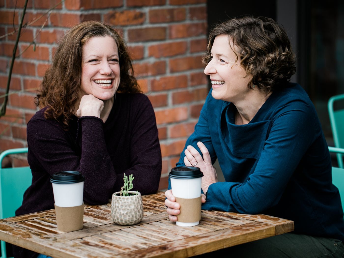 The 17 Podcasts That Foodies Need To Listen To - The Handbook