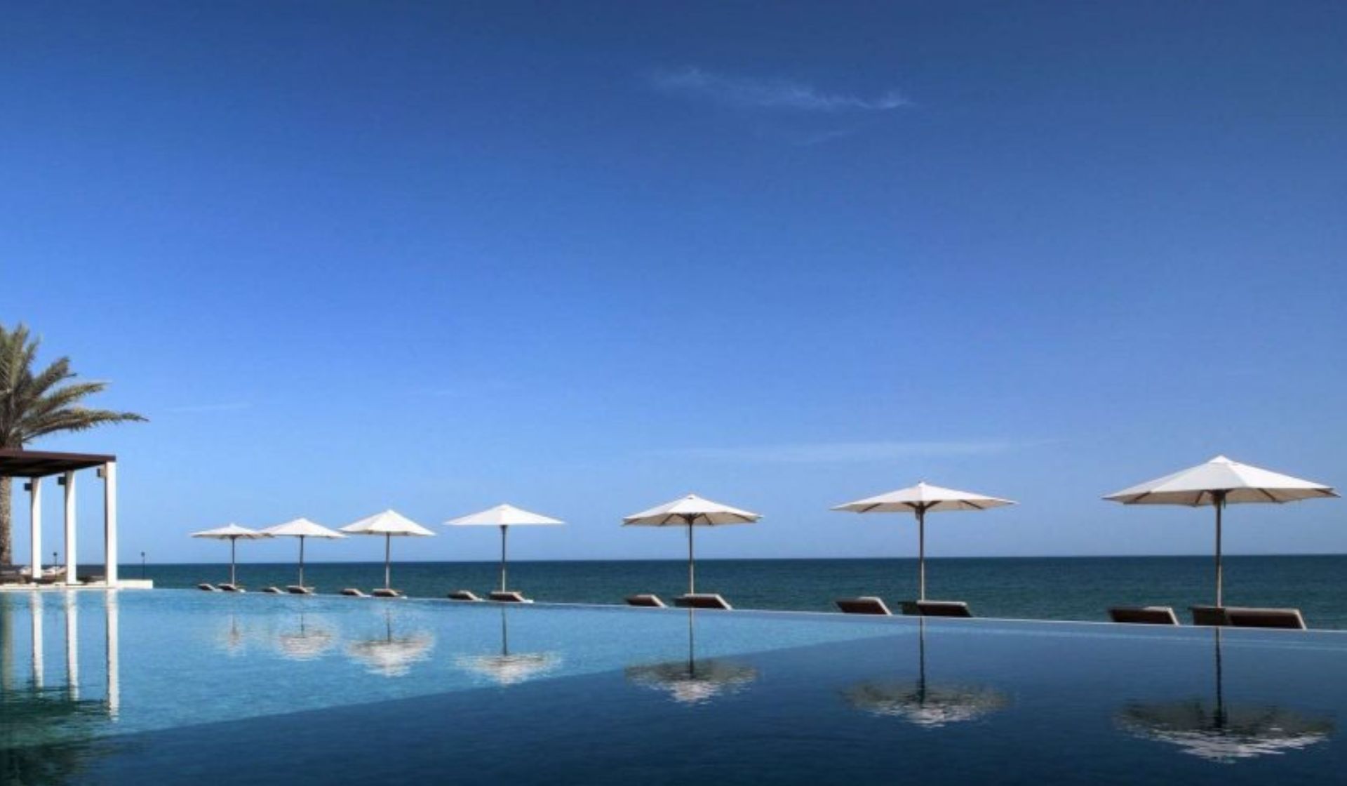 The World's Most Incredible Infinity Pools - The Handbook