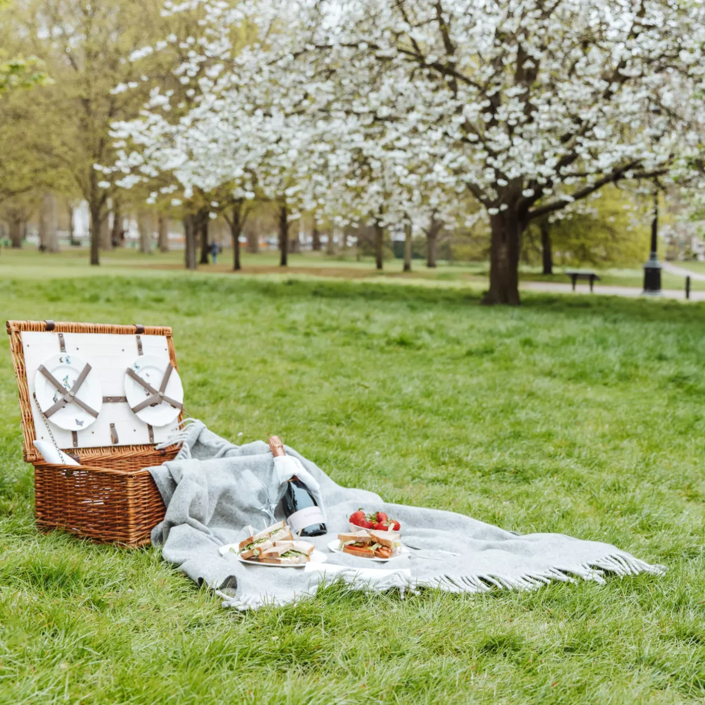 The Best Luxury Picnic Hampers In London - The Handbook